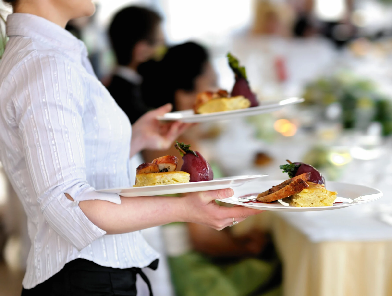 Top 10+ Food and Beverage Servers in Toronto and GTA - Hello Hunter Staff